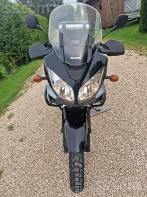 Suzuki DL 650 2004 Ogre, ar dzinēja tilpumu 0.65 L un nobraukumu 0 tūkst. km par 2400 €, foto 3 vietnē AUTOMOTO.COM.LV