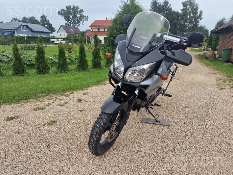 Suzuki DL 650 2004 Ogre, ar dzinēja tilpumu 0.65 L un nobraukumu 0 tūkst. km par 2400 €, foto 10 vietnē AUTOMOTO.COM.LV