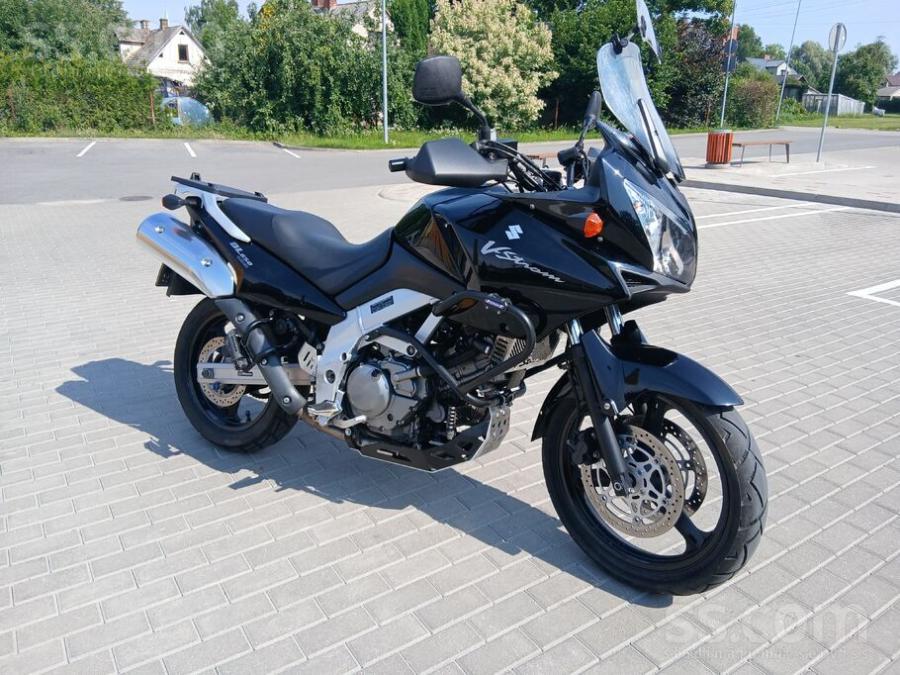 Suzuki DL 650 2005 Dobele, ar dzinēja tilpumu 0.65 L un nobraukumu 0 tūkst. km par 3250 €, foto 3 vietnē AUTOMOTO.COM.LV