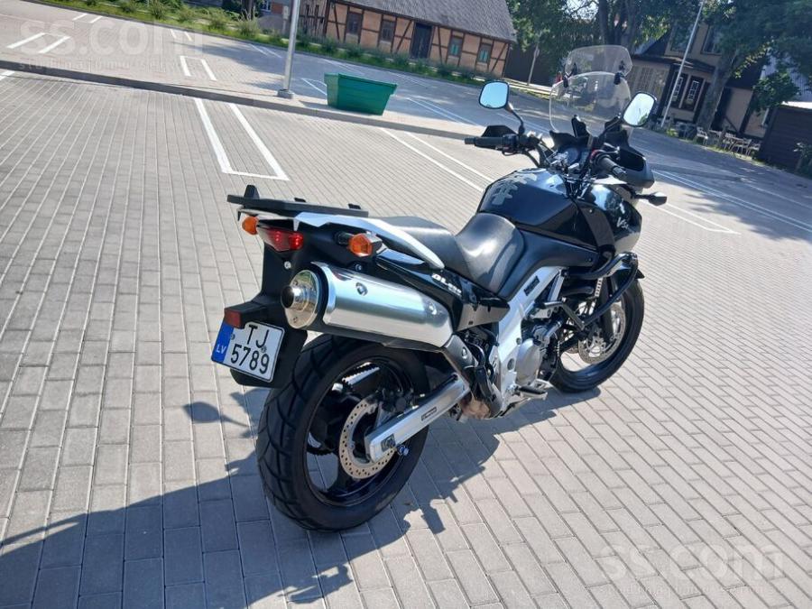 Suzuki DL 650 2005 Dobele, ar dzinēja tilpumu 0.65 L un nobraukumu 0 tūkst. km par 3250 €, foto 4 vietnē AUTOMOTO.COM.LV
