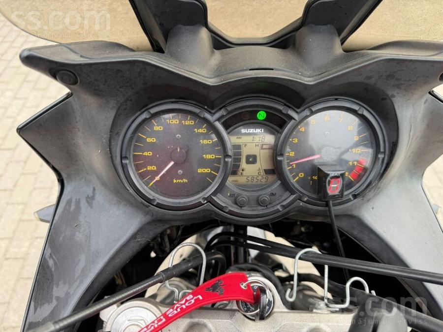Сузуки DL 650 2009 в Елгава, объемом двигателя 0.65 л и пробегом 0 тыс. км за 3000 €, фото 5 на AUTOMOTO.COM.LV