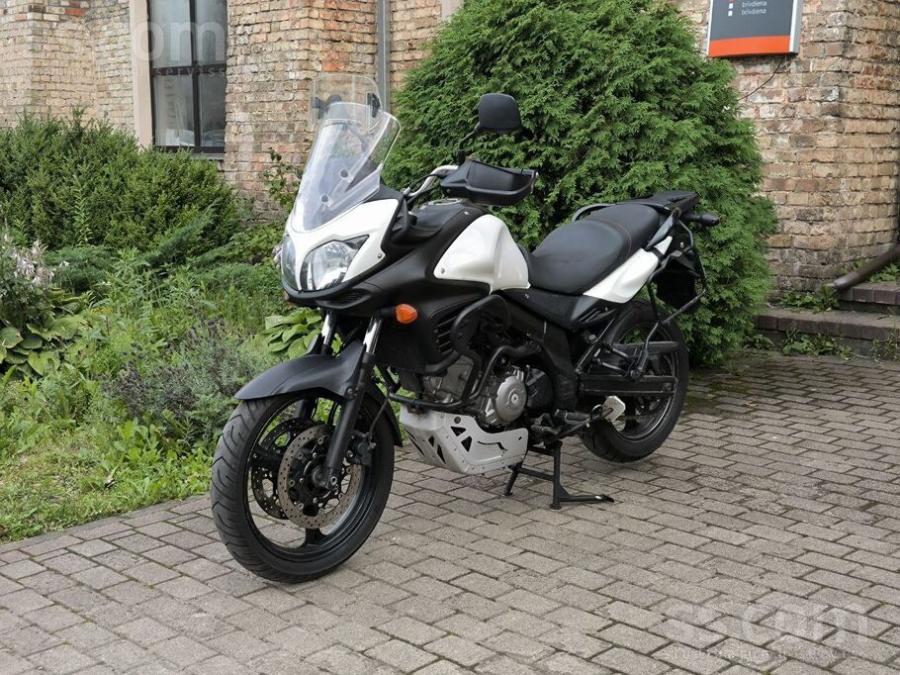 Suzuki DL 650 2013 Rīga, ar dzinēja tilpumu 0.65 L un nobraukumu 0 tūkst. km par 3200 €, foto 1 vietnē AUTOMOTO.COM.LV