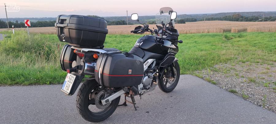 Melns Suzuki DL 2004 Viļņa, ar dzinēja tilpumu 0.65 L un nobraukumu 81 tūkst. km par 3000 €, foto 4 vietnē AUTOMOTO.COM.LV