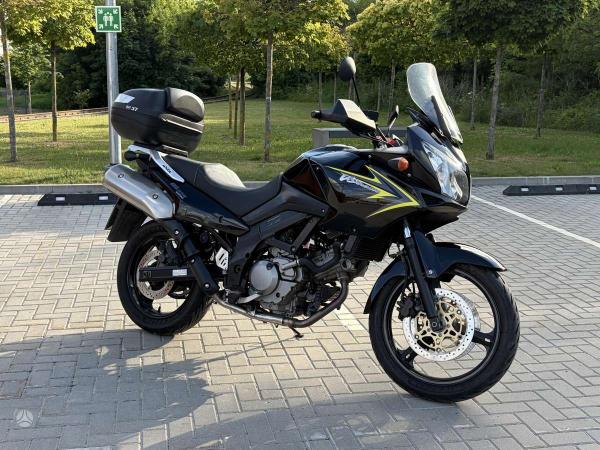 Black Suzuki DL 2004 in Klaipeda, with an engine capacity of 0.65 L and mileage of 60 thousand km for 2750 €, photo 1 on AUTOMOTO.COM.LV
