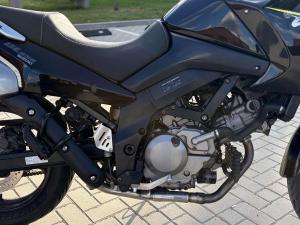 Melns Suzuki DL 2004 Klaipėda, ar dzinēja tilpumu 0.65 L un nobraukumu 60 tūkst. km par 2750 €, foto 5 vietnē AUTOMOTO.COM.LV