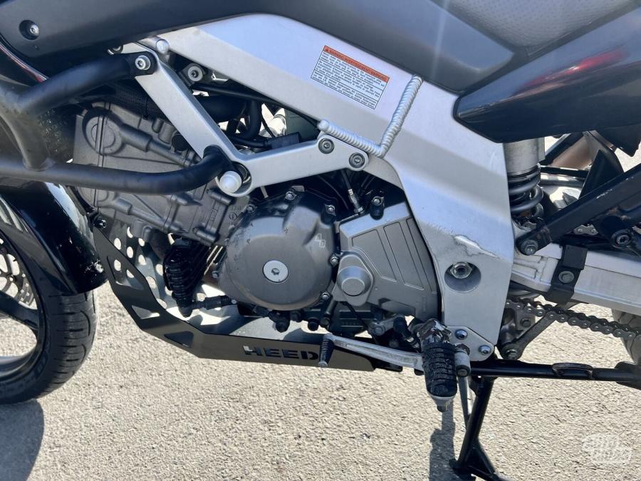Melns Suzuki DL 2004 Kauņa, ar dzinēja tilpumu 0.00 L un nobraukumu 120 tūkst. km par 1650 €, foto 7 vietnē AUTOMOTO.COM.LV