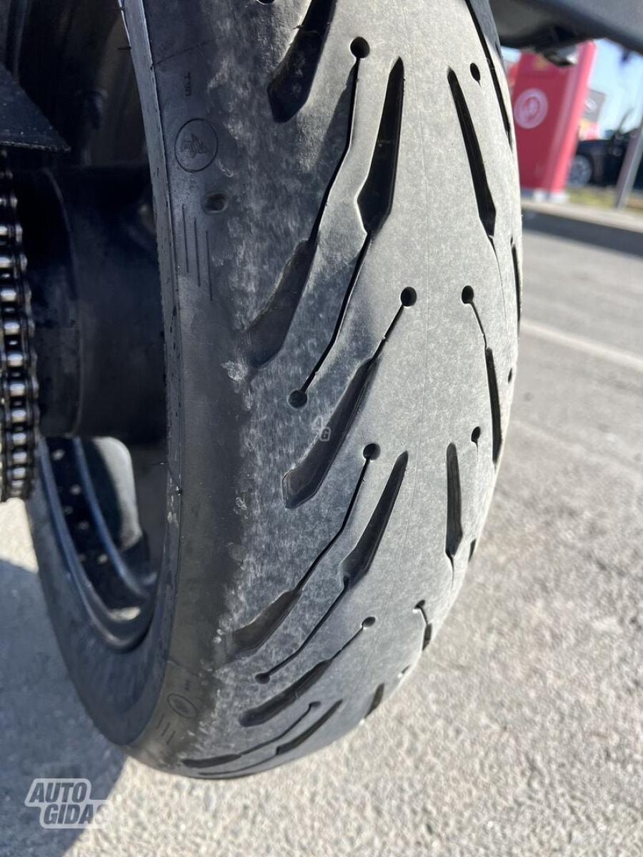 Melns Suzuki DL 2004 Kauņa, ar dzinēja tilpumu 0.00 L un nobraukumu 120 tūkst. km par 1650 €, foto 8 vietnē AUTOMOTO.COM.LV