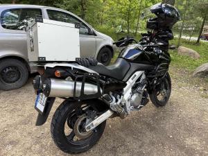 Black Suzuki DL 2004 in Vilnius, with an engine capacity of 1.00 L and mileage of 43 thousand km for 3700 €, photo 3 on AUTOMOTO.COM.LV