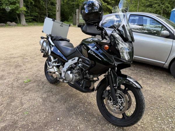 Black Suzuki DL 2004 in Vilnius, with an engine capacity of 1.00 L and mileage of 43 thousand km for 3700 €, photo 4 on AUTOMOTO.COM.LV
