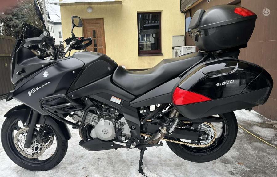 Melns Suzuki DL 2005 Kauņa, ar dzinēja tilpumu 1.00 L un nobraukumu 70 tūkst. km par 2850 €, foto 6 vietnē AUTOMOTO.COM.LV