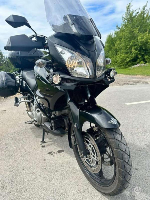 Black Suzuki DL 2005 in Panevezys, with an engine capacity of 1.00 L and mileage of 68 thousand km for 3800 €, photo 4 on AUTOMOTO.COM.LV