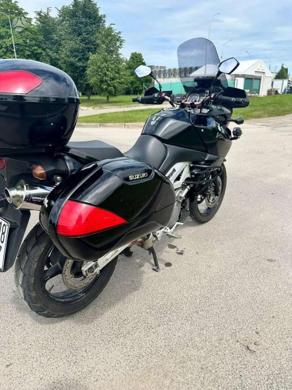 Black Suzuki DL 2005 in Panevezys, with an engine capacity of 1.00 L and mileage of 68 thousand km for 3800 €, photo 7 on AUTOMOTO.COM.LV