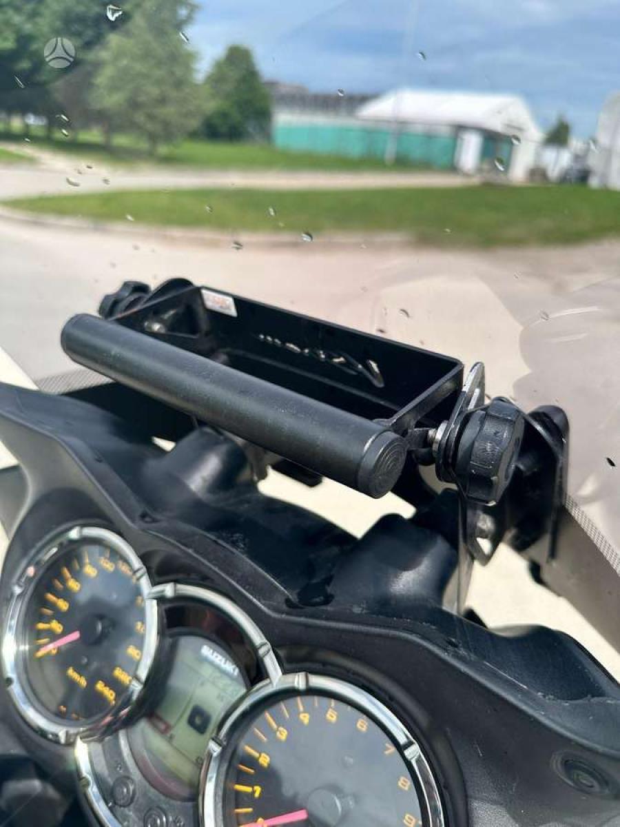 Melns Suzuki DL 2005 Panevēža, ar dzinēja tilpumu 1.00 L un nobraukumu 68 tūkst. km par 3800 €, foto 18 vietnē AUTOMOTO.COM.LV