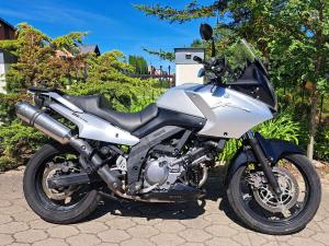 Black Suzuki DL 2005 in Pasvalys, with an engine capacity of 0.65 L and mileage of 44 thousand km for 2250 €, photo  on AUTOMOTO.COM.LV
