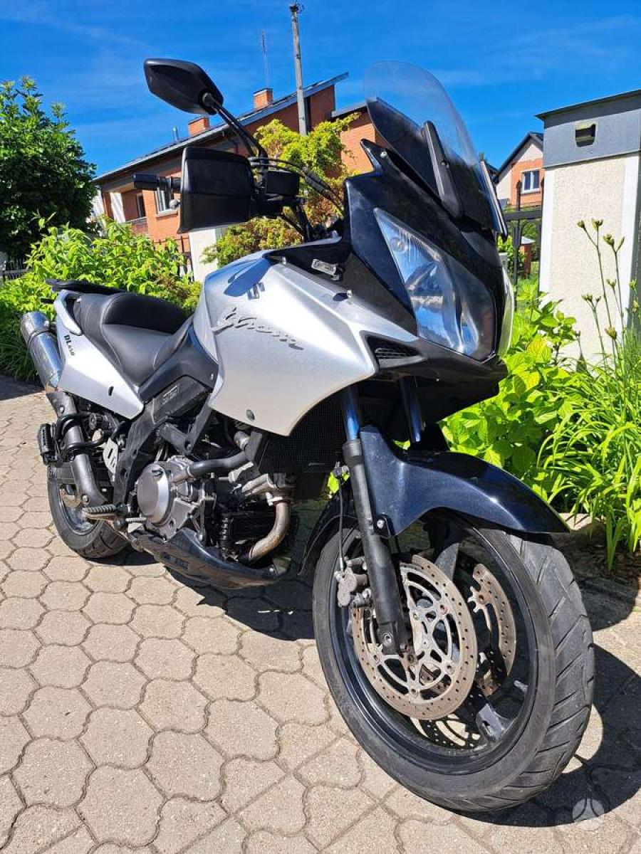 Black Suzuki DL 2005 in Pasvalys, with an engine capacity of 0.65 L and mileage of 44 thousand km for 2250 €, photo 6 on AUTOMOTO.COM.LV
