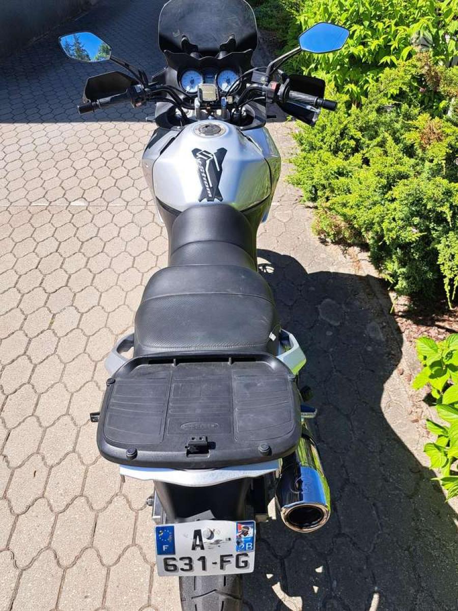 Black Suzuki DL 2005 in Pasvalys, with an engine capacity of 0.65 L and mileage of 44 thousand km for 2250 €, photo 8 on AUTOMOTO.COM.LV
