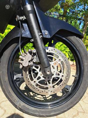 Black Suzuki DL 2005 in Pasvalys, with an engine capacity of 0.65 L and mileage of 44 thousand km for 2250 €, photo 13 on AUTOMOTO.COM.LV