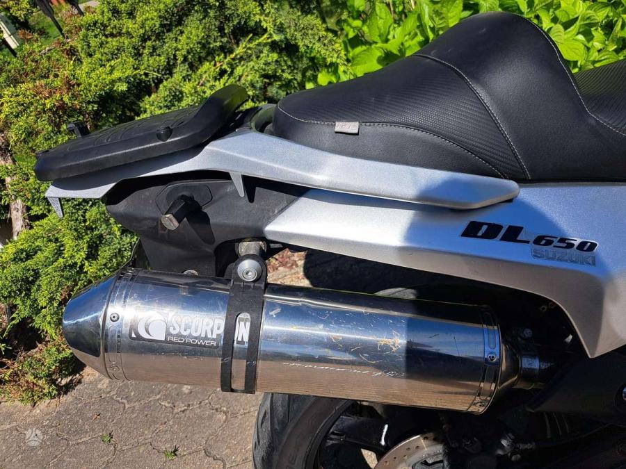 Black Suzuki DL 2005 in Pasvalys, with an engine capacity of 0.65 L and mileage of 44 thousand km for 2250 €, photo 16 on AUTOMOTO.COM.LV