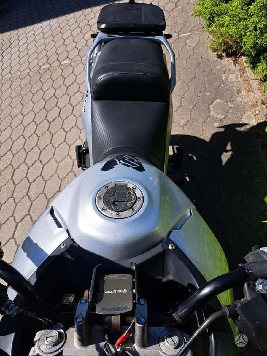 Black Suzuki DL 2005 in Pasvalys, with an engine capacity of 0.65 L and mileage of 44 thousand km for 2250 €, photo 17 on AUTOMOTO.COM.LV