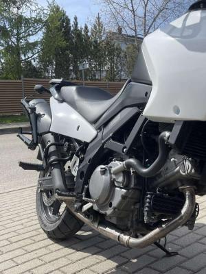 Black Suzuki DL 2005 in Klaipeda, with an engine capacity of 0.65 L and mileage of 46 thousand km for 2800 €, photo 7 on AUTOMOTO.COM.LV