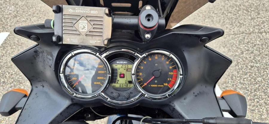 Black Suzuki DL 2006 in Vilnius, with an engine capacity of 1.00 L and mileage of 65 thousand km for 3500 €, photo 13 on AUTOMOTO.COM.LV