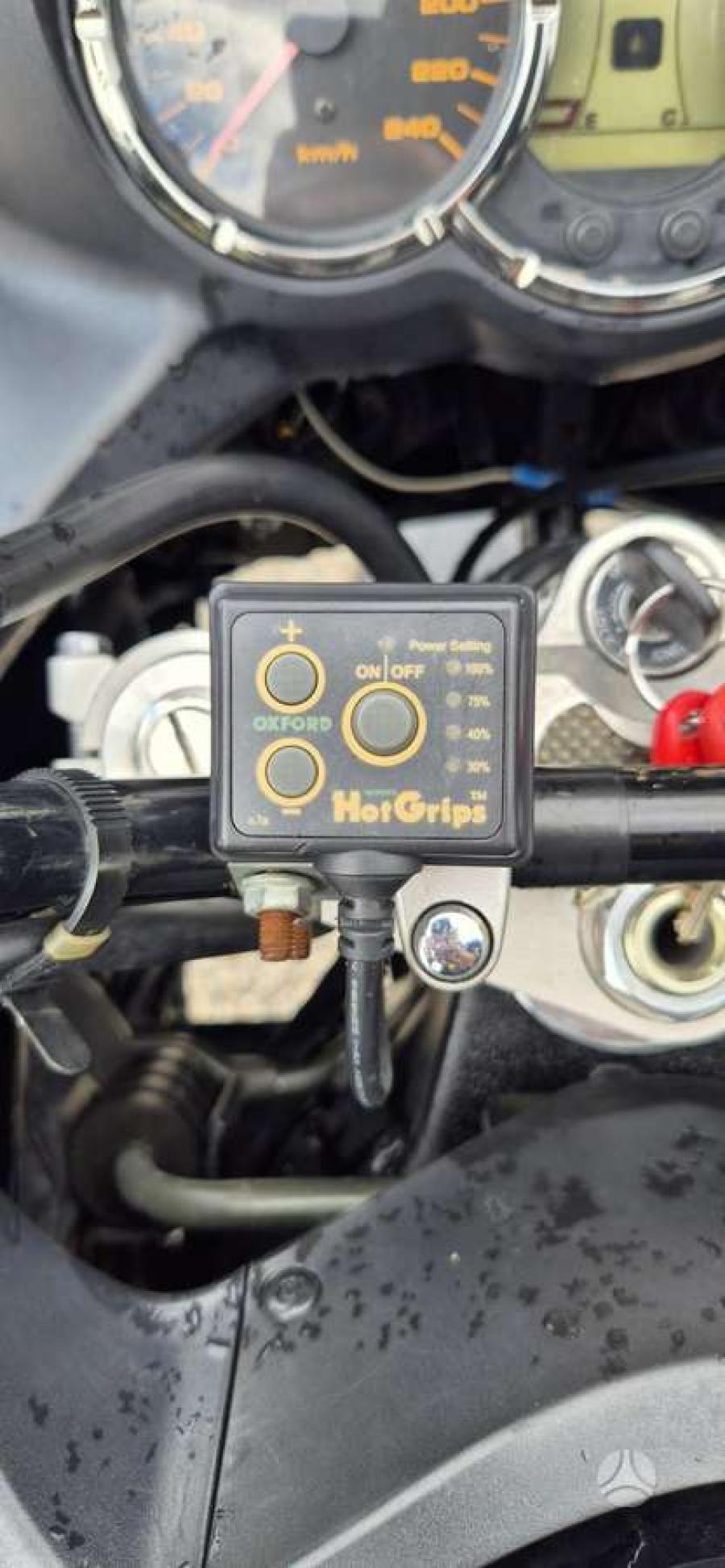 Black Suzuki DL 2006 in Vilnius, with an engine capacity of 1.00 L and mileage of 65 thousand km for 3500 €, photo 14 on AUTOMOTO.COM.LV