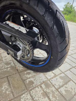 Black Suzuki DL 2006 in Taurage, with an engine capacity of 0.65 L and mileage of 71 thousand km for 2750 €, photo 4 on AUTOMOTO.COM.LV