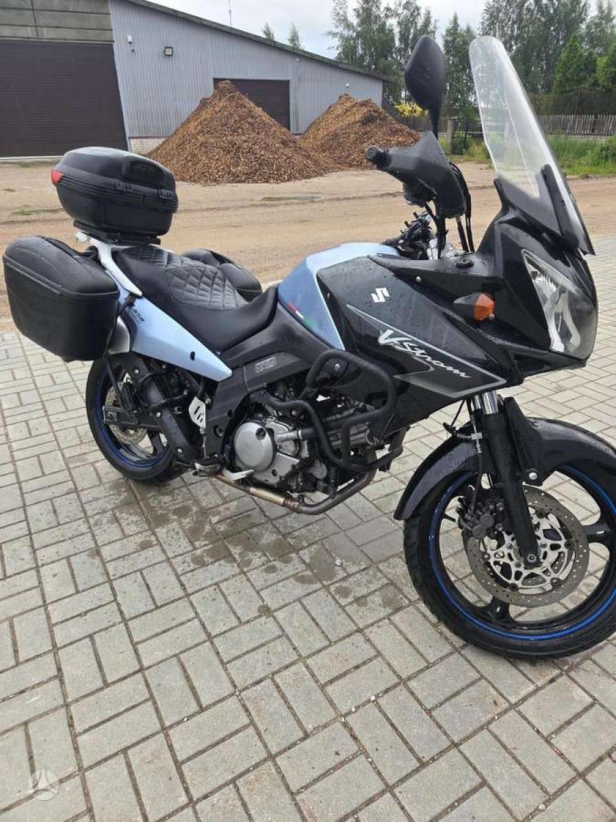 Black Suzuki DL 2006 in Taurage, with an engine capacity of 0.65 L and mileage of 71 thousand km for 2750 €, photo 5 on AUTOMOTO.COM.LV