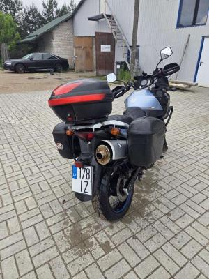 Black Suzuki DL 2006 in Taurage, with an engine capacity of 0.65 L and mileage of 71 thousand km for 2750 €, photo 6 on AUTOMOTO.COM.LV