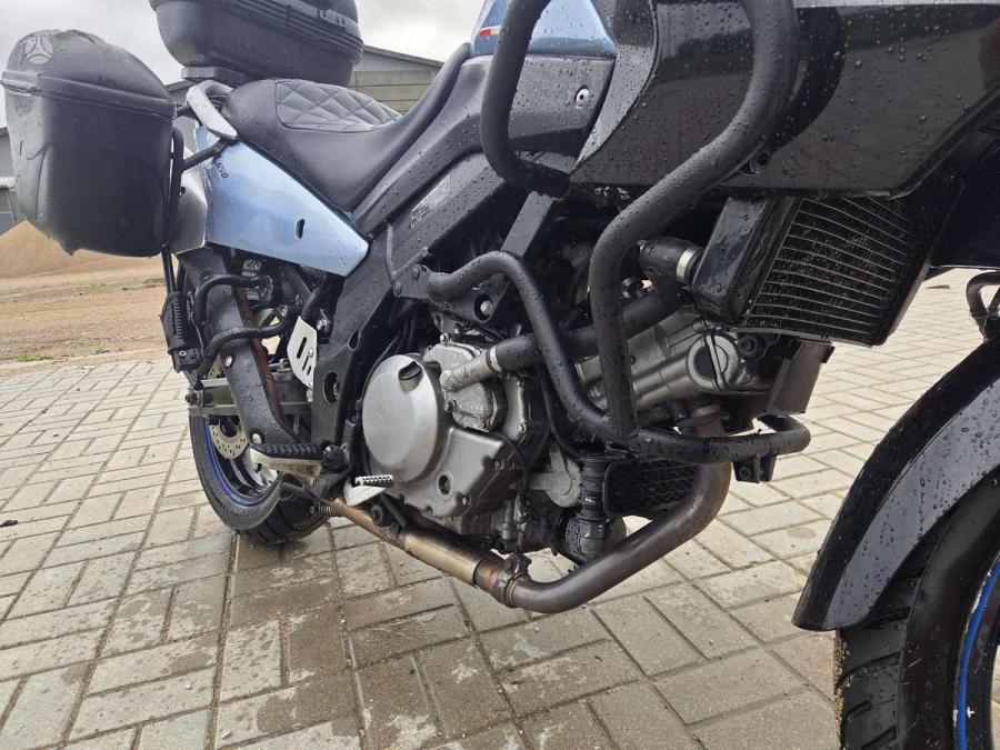 Black Suzuki DL 2006 in Taurage, with an engine capacity of 0.65 L and mileage of 71 thousand km for 2750 €, photo 10 on AUTOMOTO.COM.LV