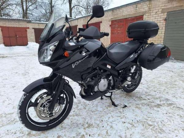 Suzuki DL 2007 in Elektrenai on AUTOMOTO.COM.LV Black Suzuki DL 2007 in Elektrenai, with an engine capacity of 1.00 L and mileage of 31 thousand km for 3750 €, photo 4 on AUTOMOTO.COM.LV