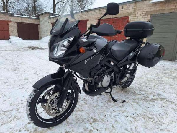 Suzuki DL 2007 in Elektrenai on AUTOMOTO.COM.LV Black Suzuki DL 2007 in Elektrenai, with an engine capacity of 1.00 L and mileage of 31 thousand km for 3750 €, photo 8 on AUTOMOTO.COM.LV