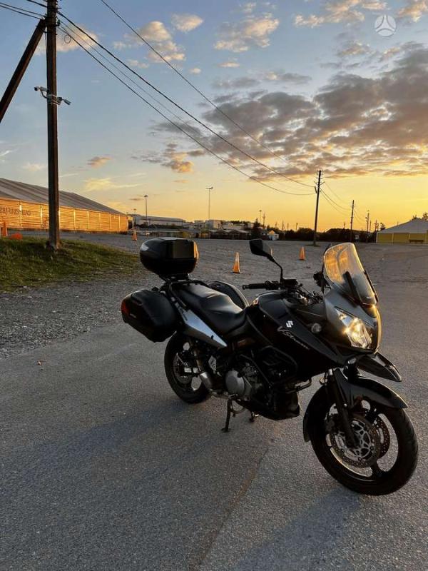 Suzuki DL 2008 in Vilnius on AUTOMOTO.COM.LV Black Suzuki DL 2008 in Vilnius, with an engine capacity of 1.00 L and mileage of 60 thousand km for 3150 €, photo 5 on AUTOMOTO.COM.LV
