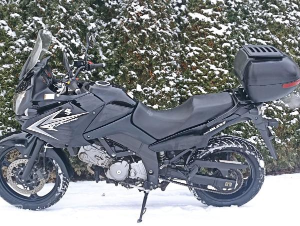 Melns Suzuki DL 2010 Kauņa, ar dzinēja tilpumu 0.65 L un nobraukumu 19 tūkst. km par 4200 €, foto 2 vietnē AUTOMOTO.COM.LV