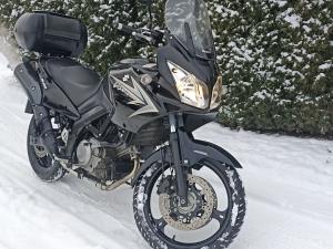 Black Suzuki DL 2010 in Kaunas, with an engine capacity of 0.65 L and mileage of 19 thousand km for 4200 €, photo 4 on AUTOMOTO.COM.LV