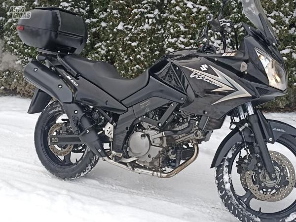 Melns Suzuki DL 2010 Kauņa, ar dzinēja tilpumu 0.65 L un nobraukumu 19 tūkst. km par 4200 €, foto 5 vietnē AUTOMOTO.COM.LV