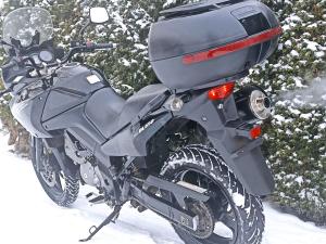 Black Suzuki DL 2010 in Kaunas, with an engine capacity of 0.65 L and mileage of 19 thousand km for 4200 €, photo 10 on AUTOMOTO.COM.LV