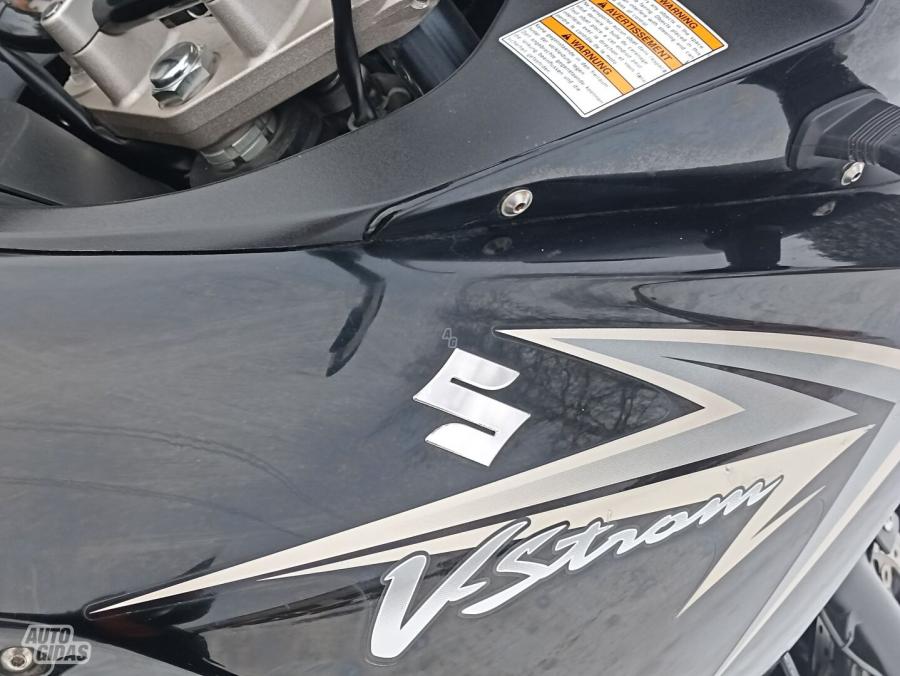 Black Suzuki DL 2010 in Kaunas, with an engine capacity of 0.65 L and mileage of 19 thousand km for 4200 €, photo 17 on AUTOMOTO.COM.LV