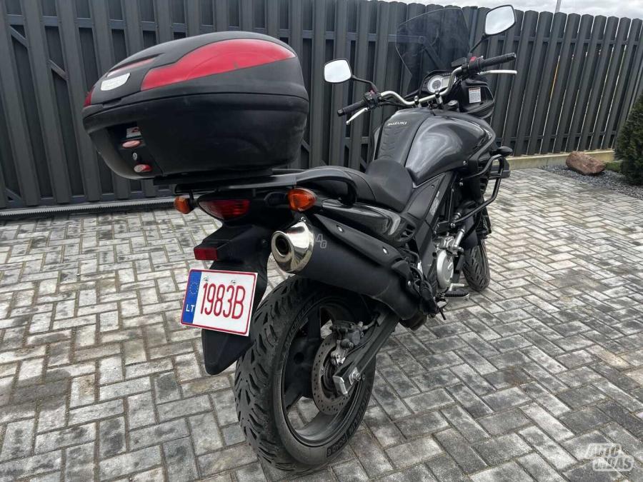 Melns Suzuki DL 2013 Šauļi, ar dzinēja tilpumu 0.65 L un nobraukumu 54 tūkst. km par 3700 €, foto 1 vietnē AUTOMOTO.COM.LV