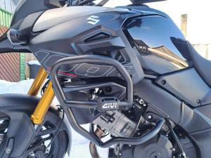 Black Suzuki DL 2015 in Kaunas, with an engine capacity of 1.04 L and mileage of 16 thousand km for 5250 €, photo 3 on AUTOMOTO.COM.LV