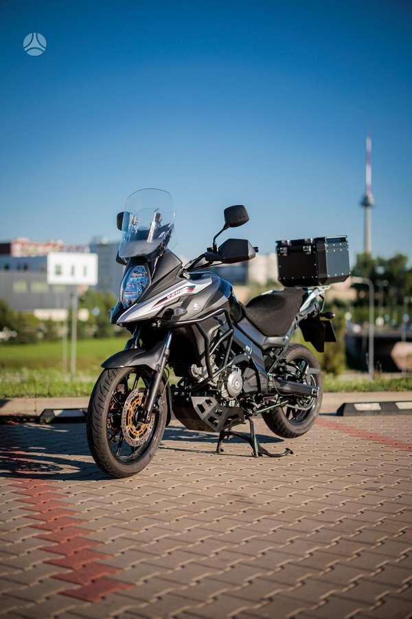 Melns Suzuki DL 2017 Viļņa, ar dzinēja tilpumu 0.65 L un nobraukumu 36 tūkst. km par 4999 €, foto 1 vietnē AUTOMOTO.COM.LV