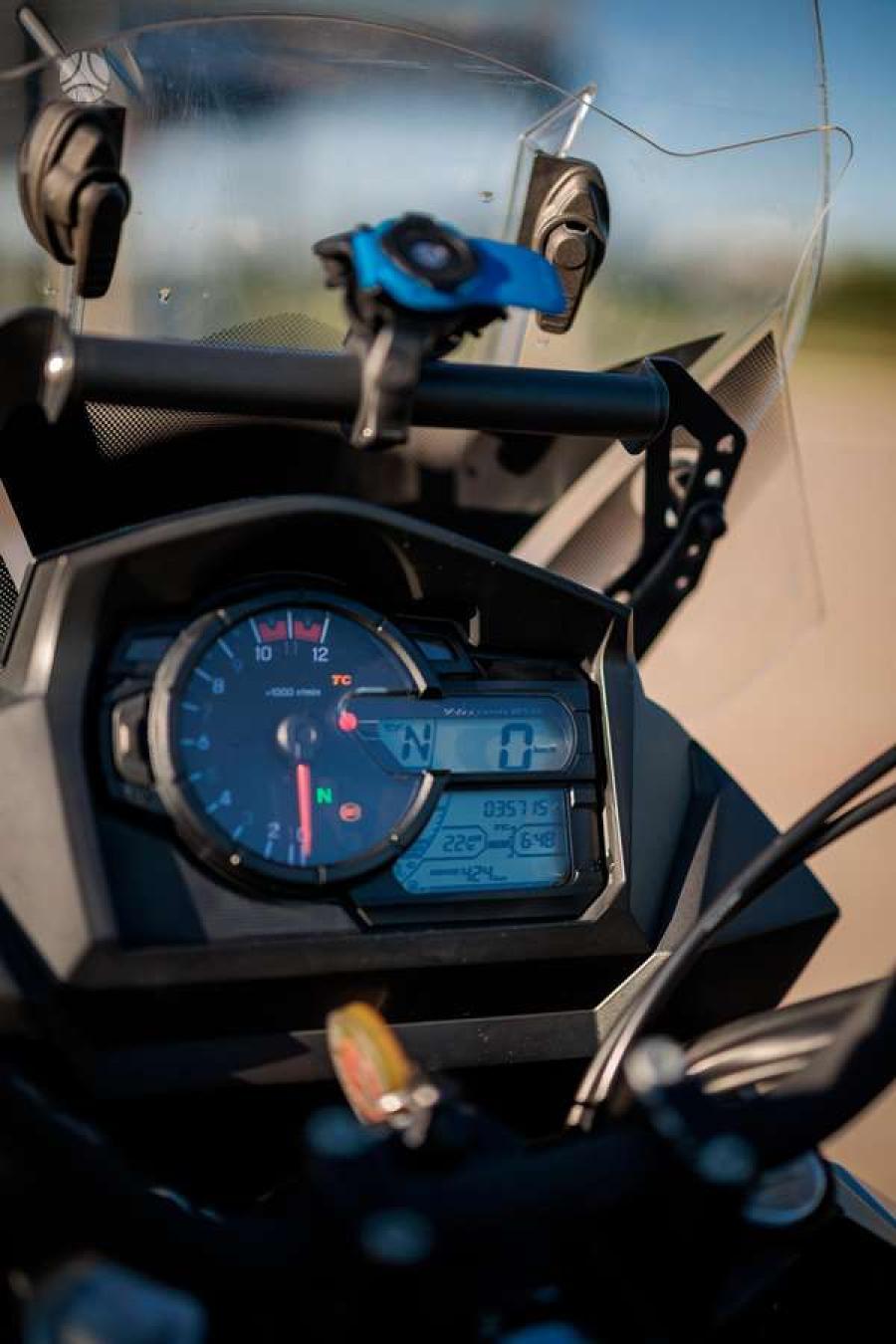 Black Suzuki DL 2017 in Vilnius, with an engine capacity of 0.65 L and mileage of 36 thousand km for 4999 €, photo 10 on AUTOMOTO.COM.LV