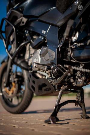 Black Suzuki DL 2017 in Vilnius, with an engine capacity of 0.65 L and mileage of 36 thousand km for 4999 €, photo 18 on AUTOMOTO.COM.LV