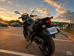 Black Suzuki DL 2023 in Taurage, with an engine capacity of 0.65 L and mileage of 38 thousand km for 4800 €, photo 3 on AUTOMOTO.COM.LV