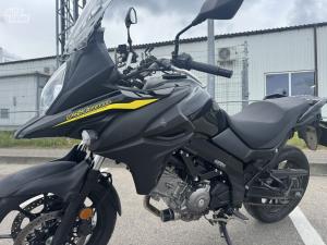 Black Suzuki DL 2023 in Taurage, with an engine capacity of 0.65 L and mileage of 38 thousand km for 4800 €, photo 5 on AUTOMOTO.COM.LV