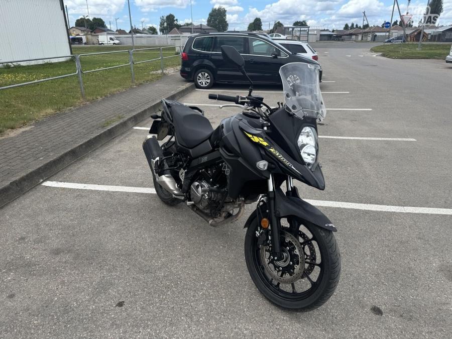 Black Suzuki DL 2023 in Taurage, with an engine capacity of 0.65 L and mileage of 38 thousand km for 4800 €, photo 9 on AUTOMOTO.COM.LV