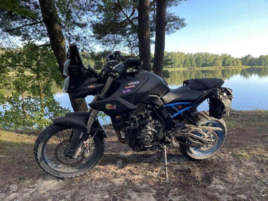 Melns Suzuki DL 2024 Kauņa, ar dzinēja tilpumu 0.80 L un nobraukumu 3 tūkst. km par 5999 €, foto 3 vietnē AUTOMOTO.COM.LV