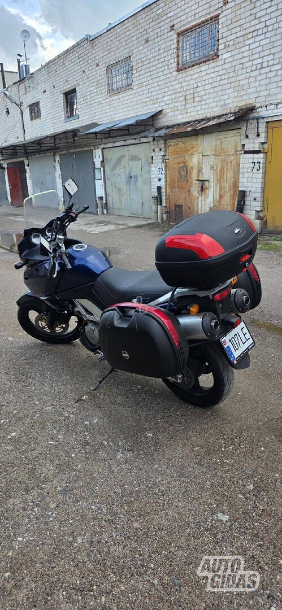 Zils Suzuki DL 2002 Alīta, ar dzinēja tilpumu 1.00 L un nobraukumu 38 tūkst. km par 3200 €, foto 5 vietnē AUTOMOTO.COM.LV