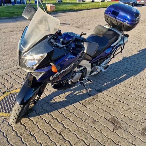 Blue Suzuki DL 2005 in Klaipeda, with an engine capacity of 1.00 L and mileage of 50 thousand km for 2800 €, photo 1 on AUTOMOTO.COM.LV