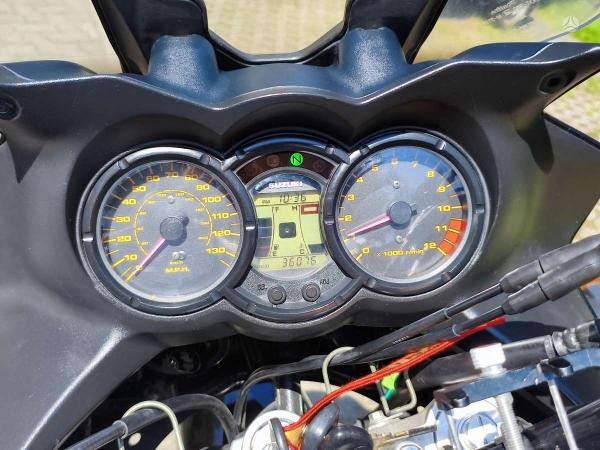 Blue Suzuki DL 2006 in Vilnius, with an engine capacity of 0.65 L and mileage of 58 thousand km for 2400 €, photo 7 on AUTOMOTO.COM.LV